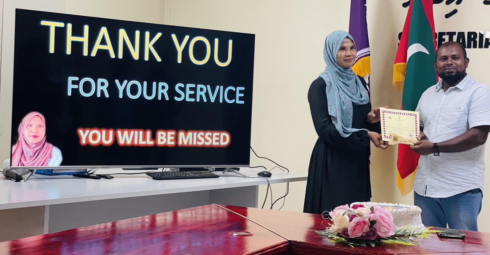 އިސްދޫ ސްކޫލްގެ ޕްރިންސިޕަލް އަލްފާޟިލާ ޙައްވާ ނަޒީހާގެ ޚިދުމަތުގެ އަގު ...