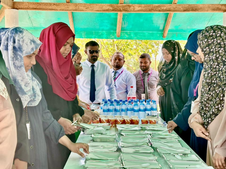 އިދާރީ މުވައްޒަފުންގެ ދުވަސް ފާހަގަކުރުމުގެ ގޮތުން ކައުންސިލަރުންގެ ...